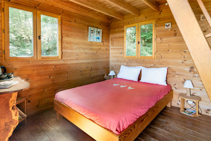 Réservez votre séjour dans notre cabane perchée dans les arbres ! Vue ...